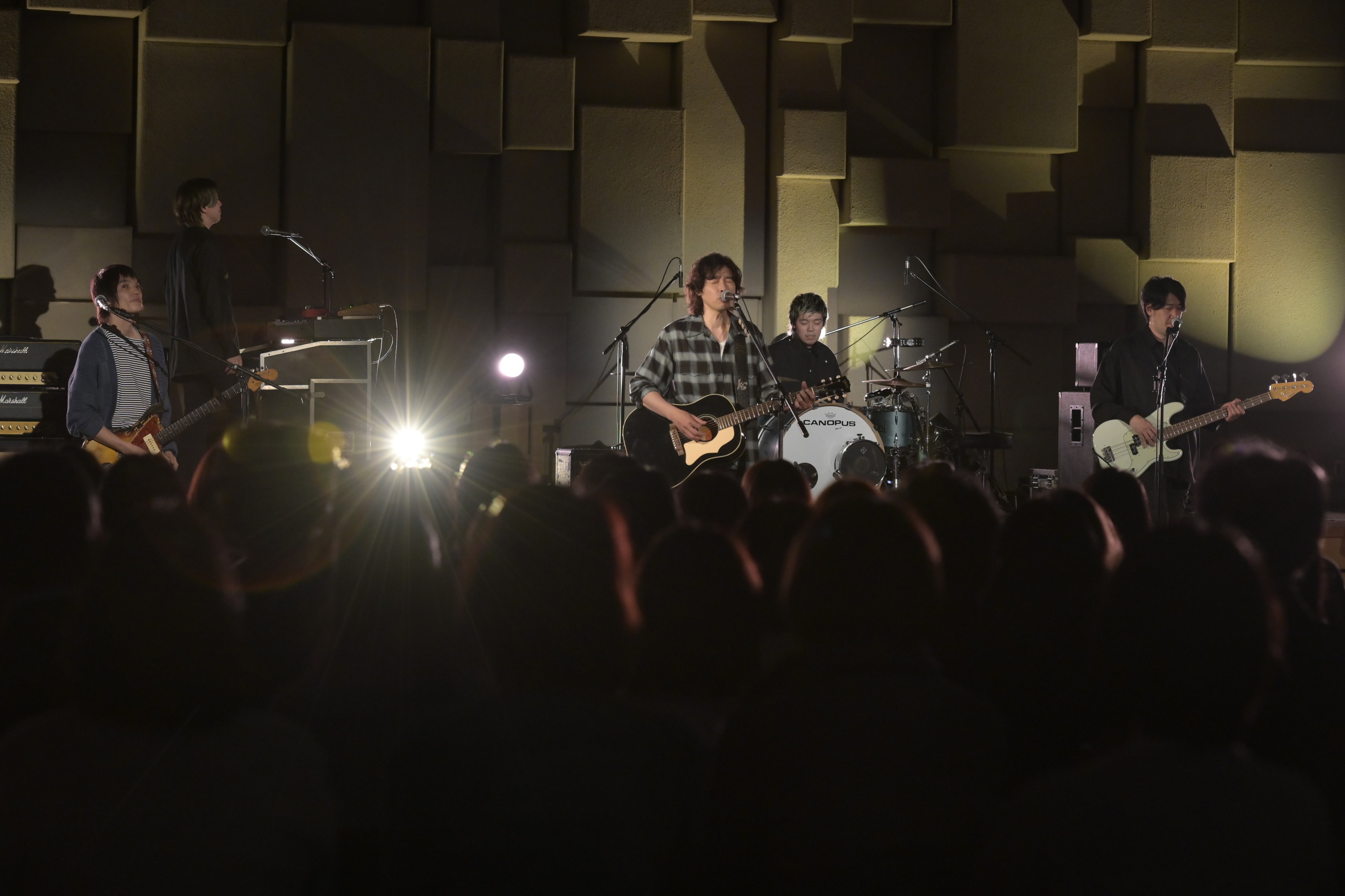 NHK『The Covers』。5月18日放送の10周年スペシャルでは氷川きよしがカバーした「かもめはかもめ」を放送。斉藤和義の一夜限りの ...